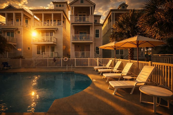 3br W/ Pool On The Circle | Walk To Beach & Dining - Atlantic Beach, NC