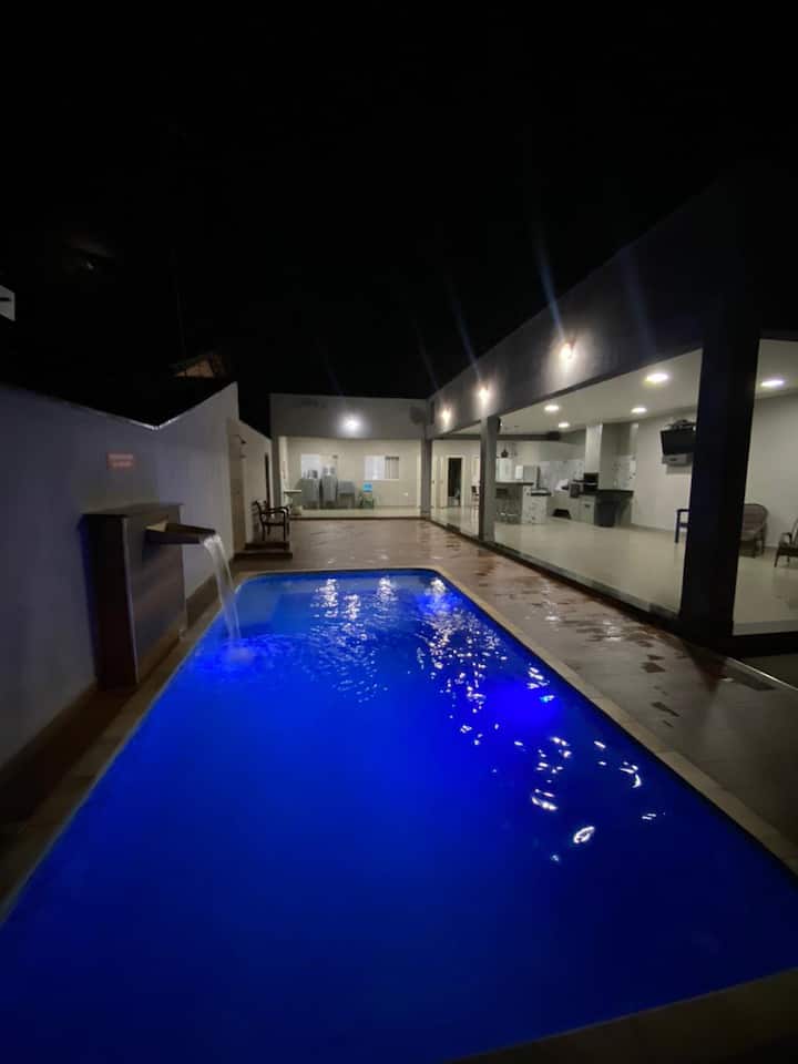 Casa Para Descanso Com Piscina. - Franca
