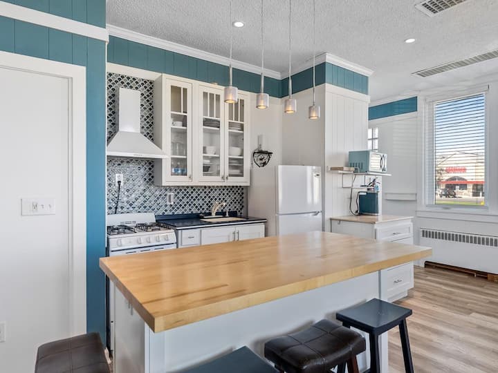 Wildwood, Close To Everything! 2 Bedroom Duplex - Cape May, NJ