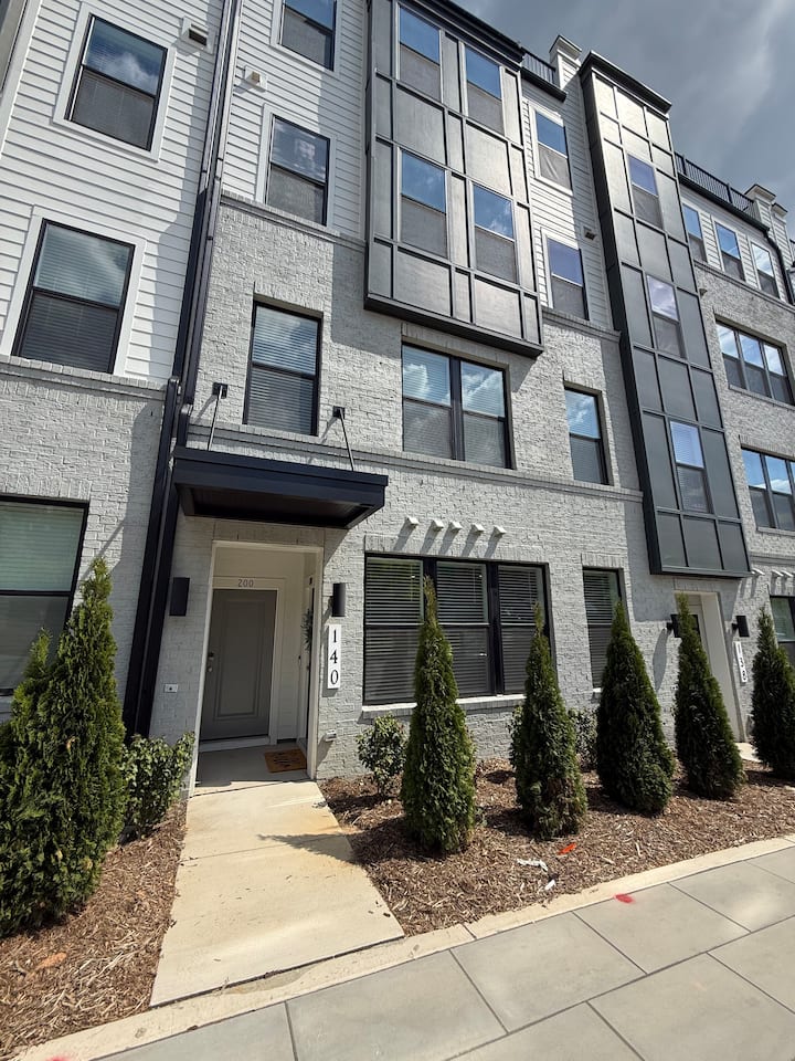 White Street Condo - Wake Forest, NC