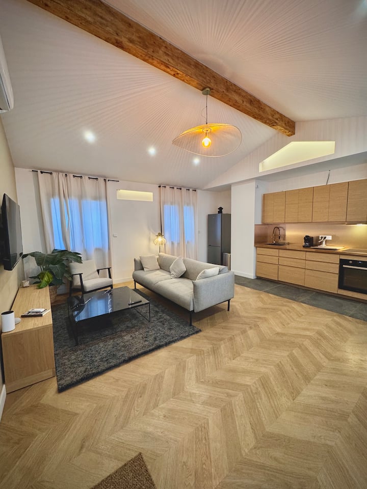 Maison Dans Un Parc Avec Parking Gratuit + Tram - Bassens