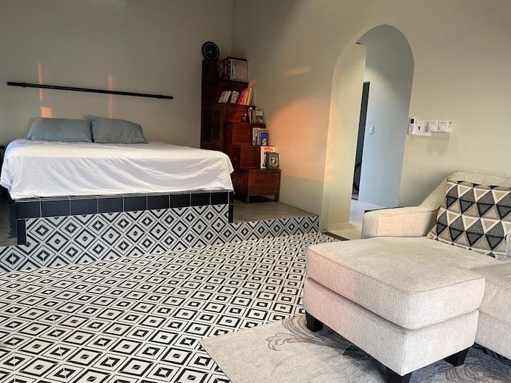 Beautiful Greek Style Villa Right On The Beach - Phú Quốc