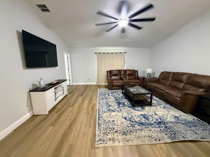 Family & Athlete-friendly Downtown Clermont Villa - Clermont, FL