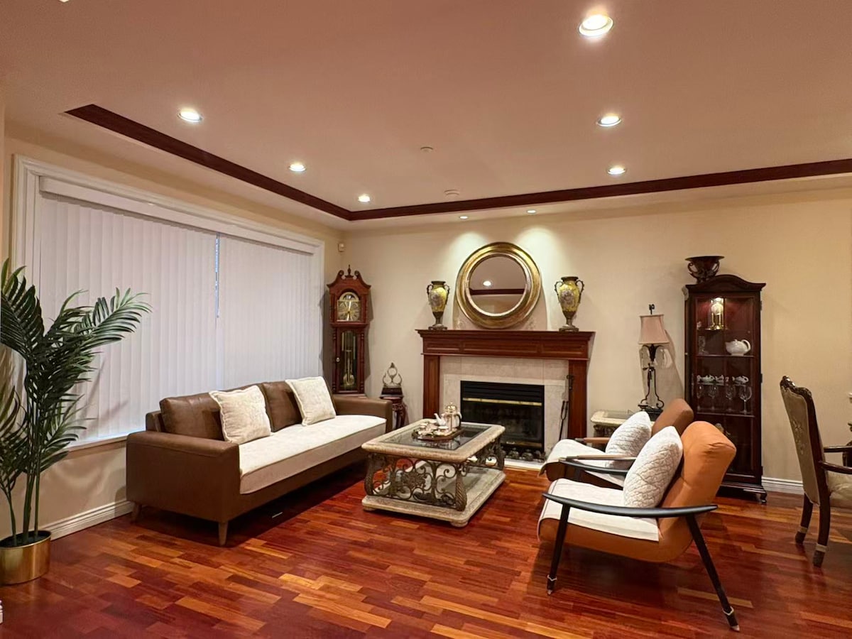 4-Schlafzimmer-Designerhaus: großer Kamin und Badewanne - Häuser zur ...