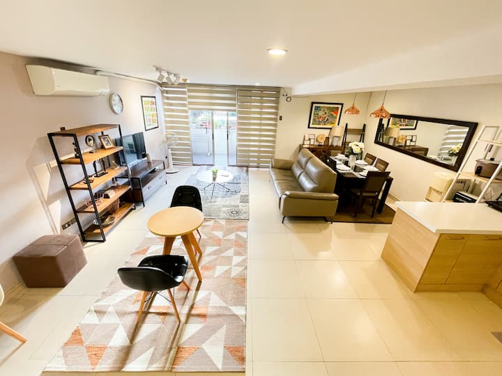 Modern Duplex In Prime Location | Up To 16 Guests - Cebu City