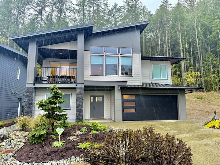 New Suite Close To Air Port, Trails Beaches & More - Ladysmith