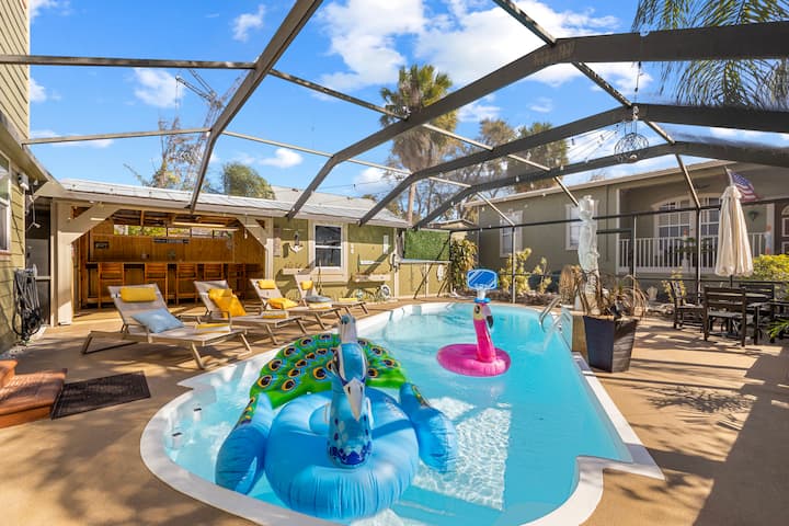 Sleeps 24 | Pool Compound + Game Garage | Tampa - Tampa, FL