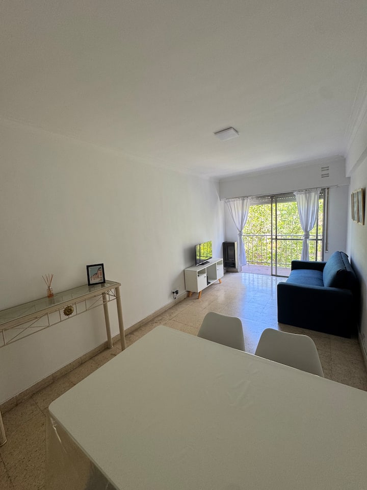 Two-bedroom Apartment With Balcony Facing The Street, Plaza Colón. - Mar del Plata