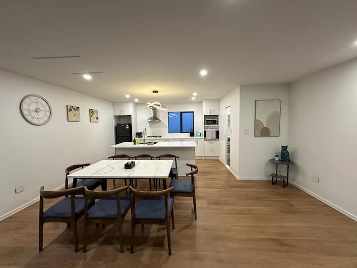 Brand New Modern Comfort Home - 3 Bedroom 2 Bathrm - ロトルア