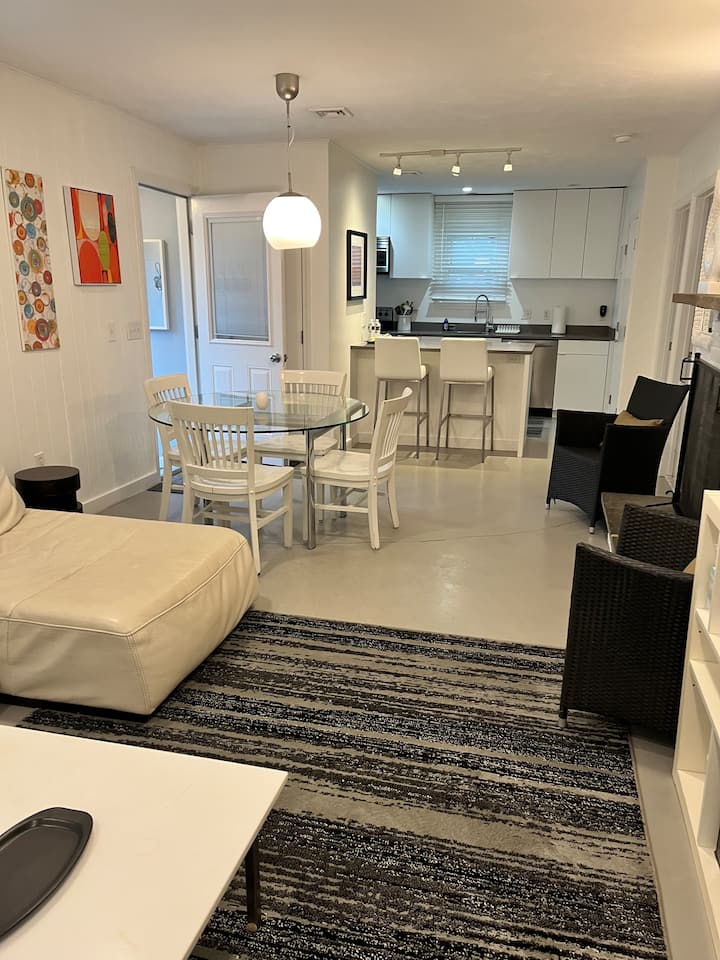 Pearl Cottage - Near Newport/walk To The Beach! - Easton's Beach, RI