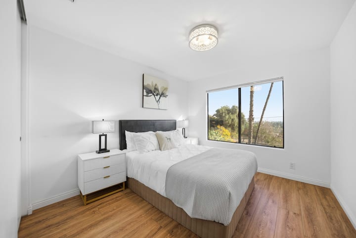 Snug 4br Haven｜private Yard｜wfh Ready E#42516 - Pomona, CA