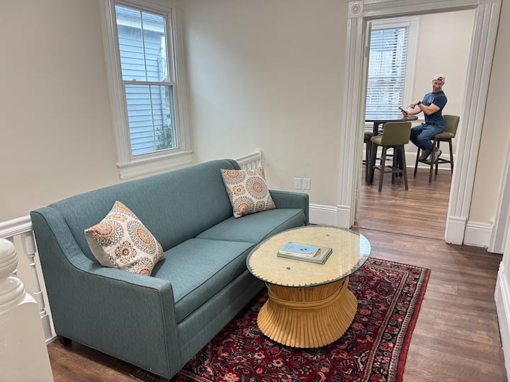 2br Downtown Macon Apartment |Travel Nurse, Mercer - Macon, GA