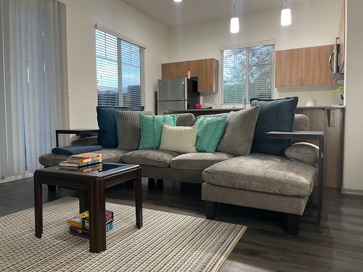 Lakeside 2br Villa • Dog Park •Pool•wifi • Laundry - Sun City