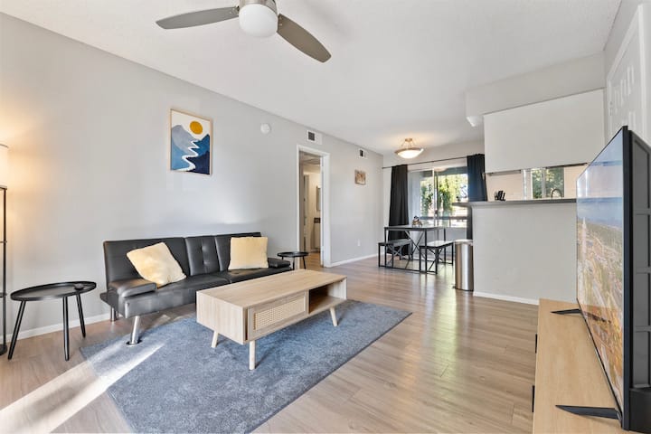 Contemporary Getaway In Gilbert - Gilbert, AZ