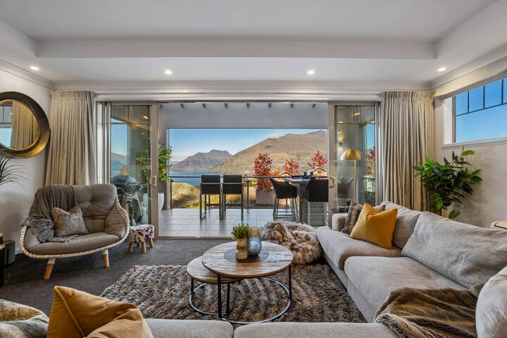 Remarkable 5-bedroom On The Hill - Queenstown