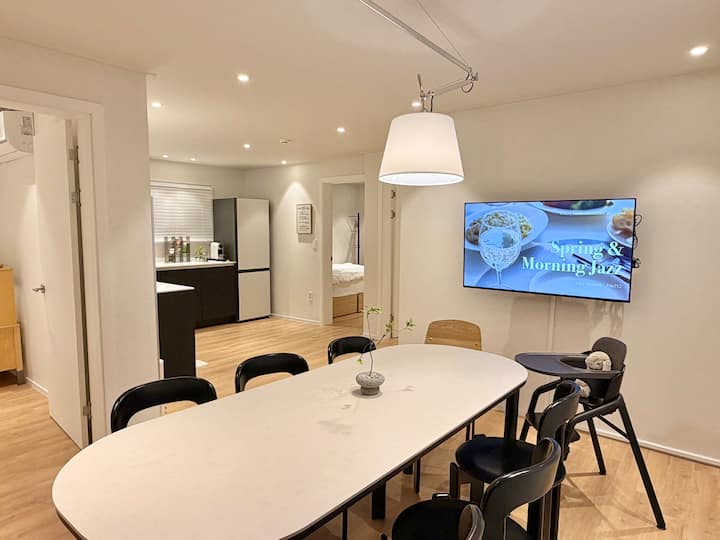 한강공원 1층 로컬라이프|청결한 넓은 집| 단체·키즈·가족·장기숙박| 역세권·공항버스·주차 - Seoul