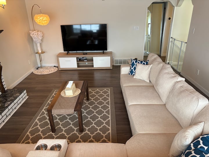 3br/2 Bath: 4 Mins To Unbc & 9 Mins To Hospital - 喬治王子城