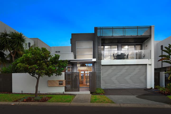 Beach Home Experiences At The Luxury Golf Estate. - Toukley