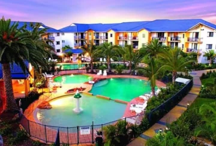 Play, Work, Rest, Right In The Middle Of The Gc! - Gold Coast