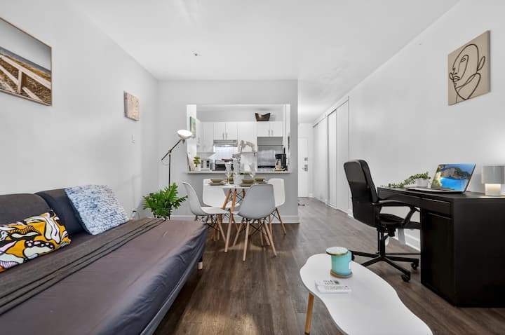 Mtl Dowtown | Cosy Apartment Near Metro - Montreal