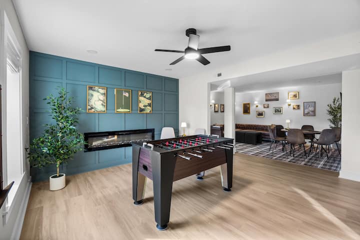 Close To Uptown~gameroom~pool Table~lounge~4 King - Charlotte, NC