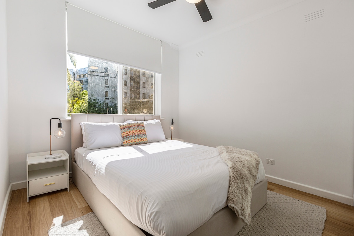 Raleigh Escape—Urban Comfort near Albert Park Lake - Flats for Rent in ...