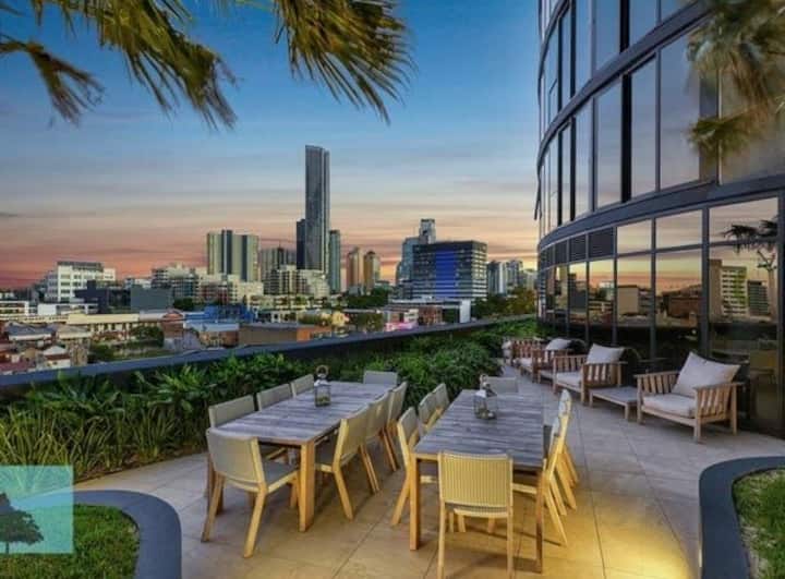 Upper Skyrise Unit Cbd Pool Gym - Brisbane