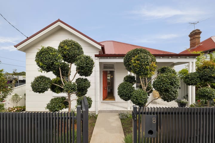 Luxury Family Home In The Heart Of Granville - Parramatta