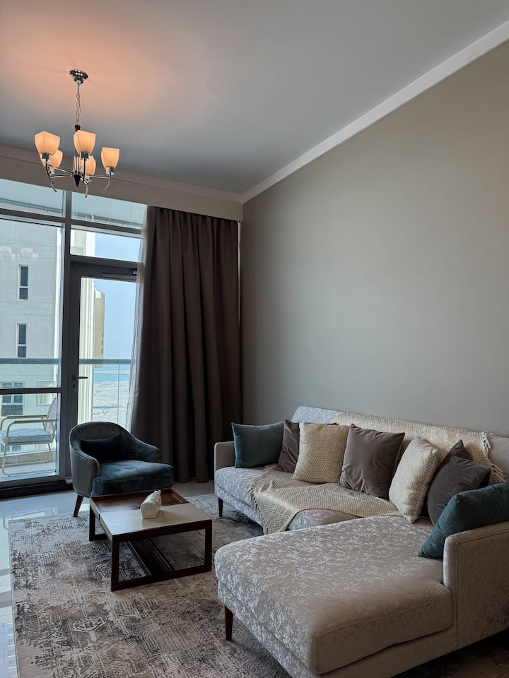 Spacious 3-bedroom Apartment With Sea & City Views - Manama