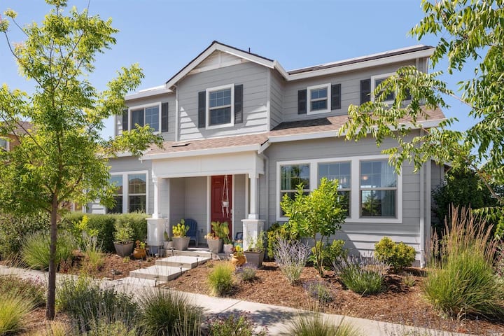 Fully Furnished 3br Home In Coffey Park - 샌타로자