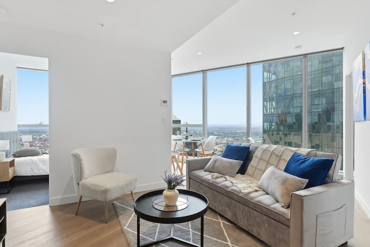 High-rise Cbd Luxe 2b2b W/pool, Gym & City Views - Melbourne