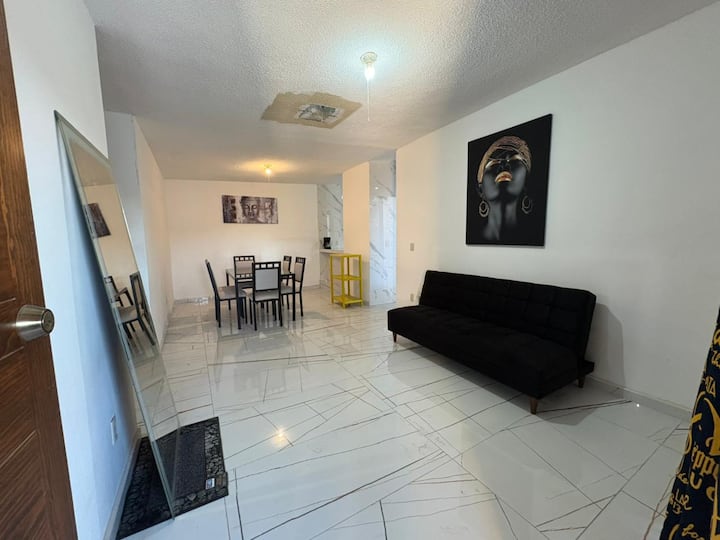 Departamento 2do Piso Completo, Recién Remodelado. - Monterrey