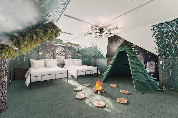 Hot Tub, Kid Friendly, Karaoke & Ev Charger - Minneapolis, MN