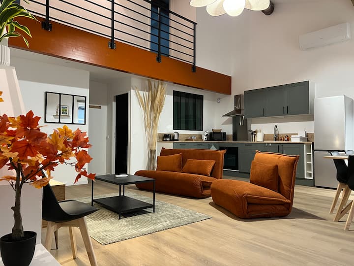 Loft 100m² (8 Pers) Avec Garage Auto/vélos & Clim - Capestang