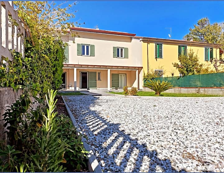 "A Un Passo Dal Mare E Due Dai Monti" - Marina di Massa