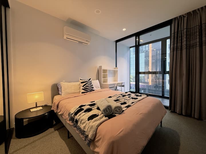 University & Market Corner Of Cbd. 2b1b. Gym/pool - Melbourne