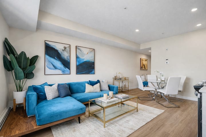 Bleu Residence • City Views • 17 Ave District - Calgary