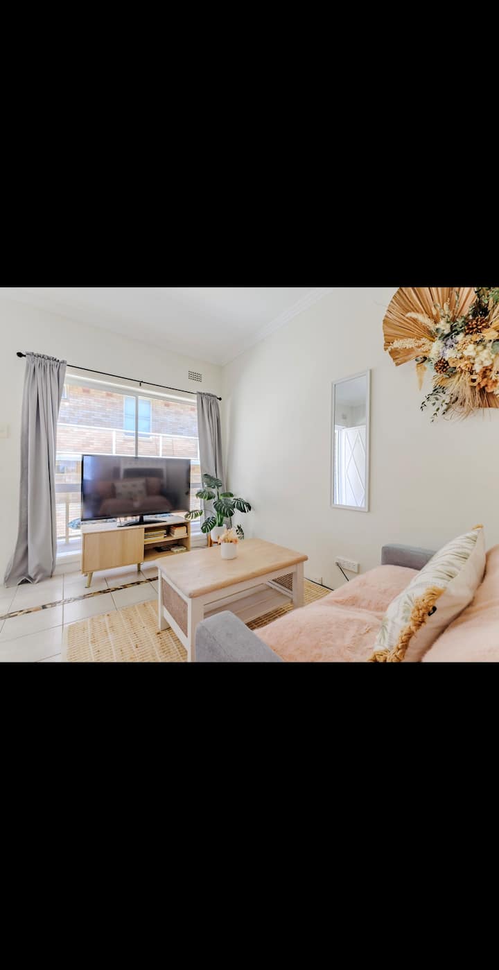 Popular Beachside Apartment - Cronulla