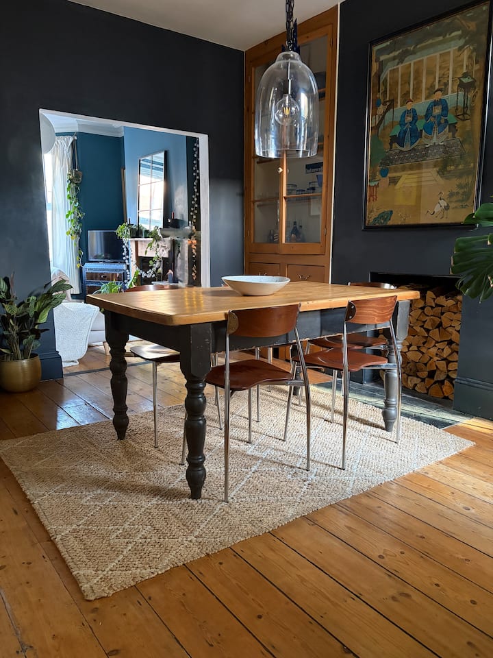Stylish Victorian Terrace In Heart Of Bedminster - Brístol