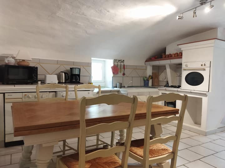 Les Voûtes, Avec Piscine Au Mas Fontanelle - Alès