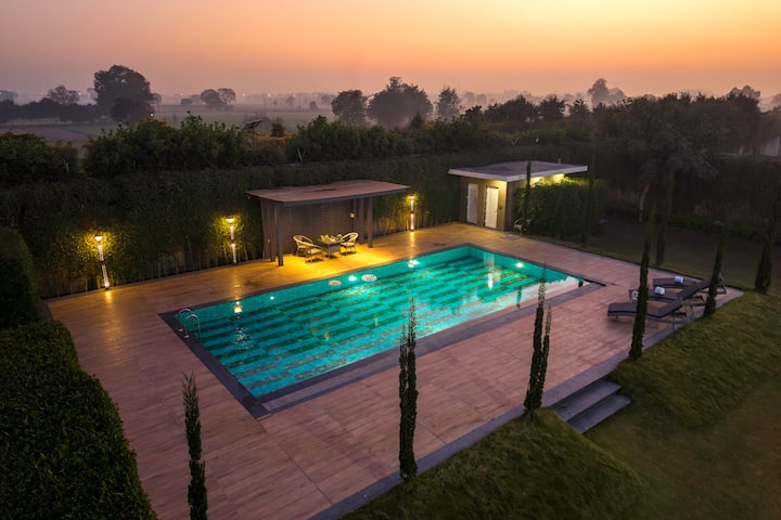 Villa With Pvt Pool, Garden Area & Gazebo - Sonipat