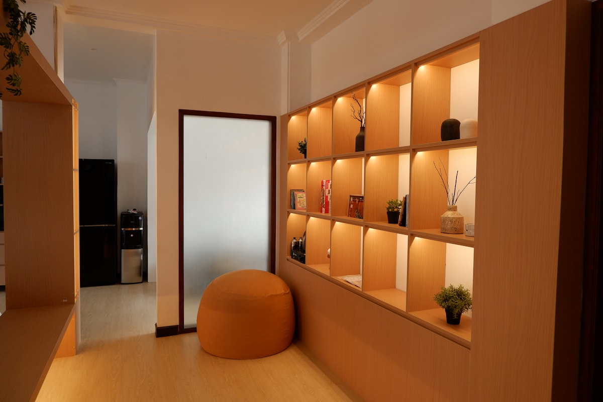 NEU! Villa mit 4 Schlafzimmern, kaltem Whirlpool und Zen-Garten ...