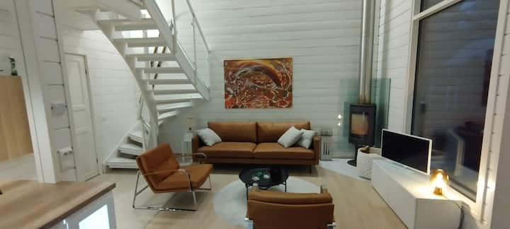 Modern Levi Cabin -Sauna, Fireplace & Forest Views - Kittilä
