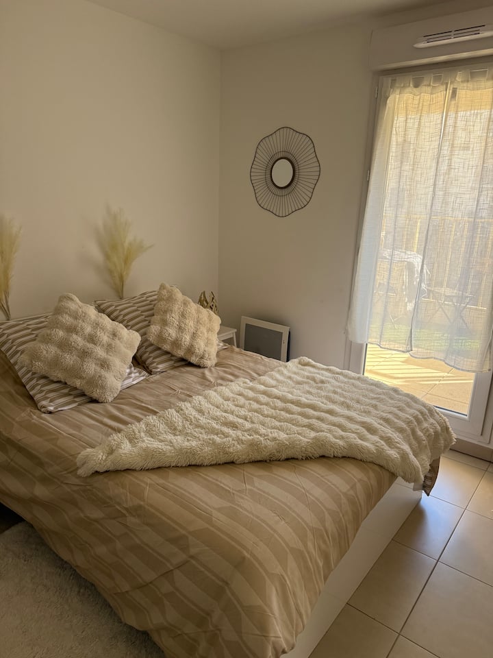 F2 Standing, Tram Au Pied-3 Km Place Comédie - Montpellier