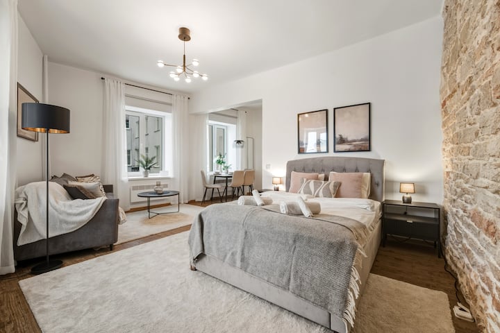 Old Town Design Studio/3 Min To Christmas Market - Tallinn