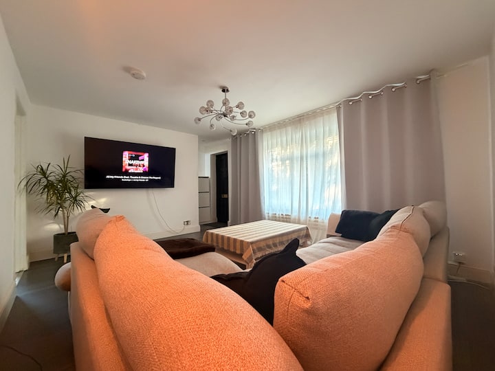 Full 2 Bed Near Basildon Town Centre - Basildon