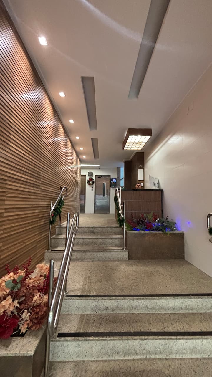 Kitnet Apartamento Quarto Sala 50m Da Praia Leme - Rio de Janeiro