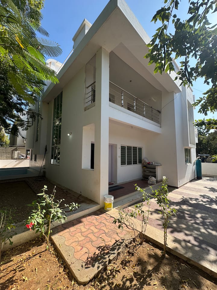 White House Villa - Bhuj