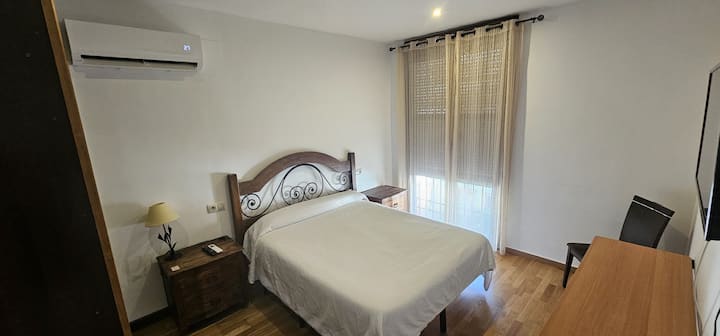 Habitación Doble Con Cama De Matrimonio - Puente Genil
