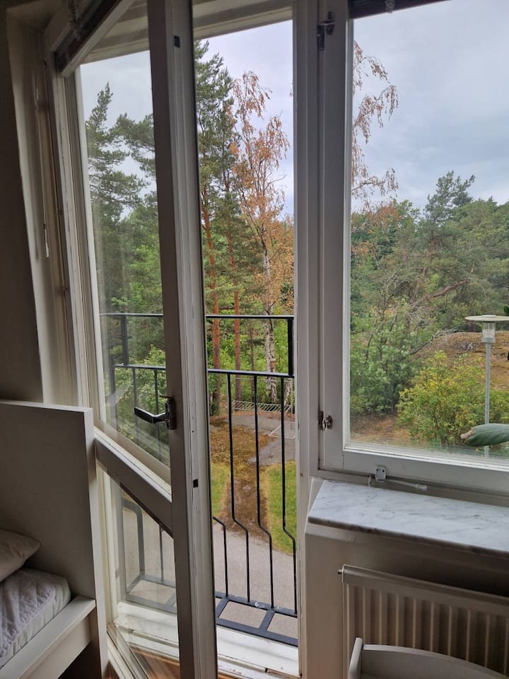 A Bright Small Apartment In Solna - Stockholm